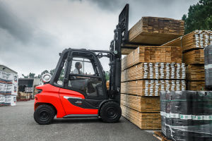 Height Matters: A Guide to Understanding Forklift Masts